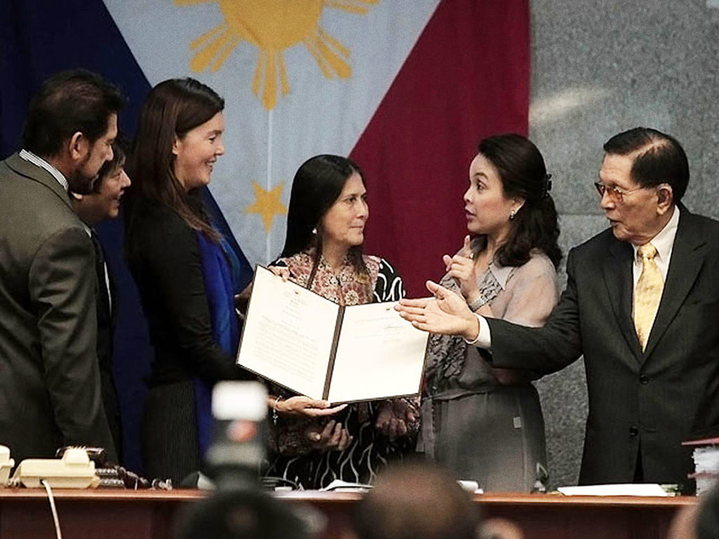 Senate cites CNN 2011 Hero, Robin Lim - Bumi Sehat Foundation